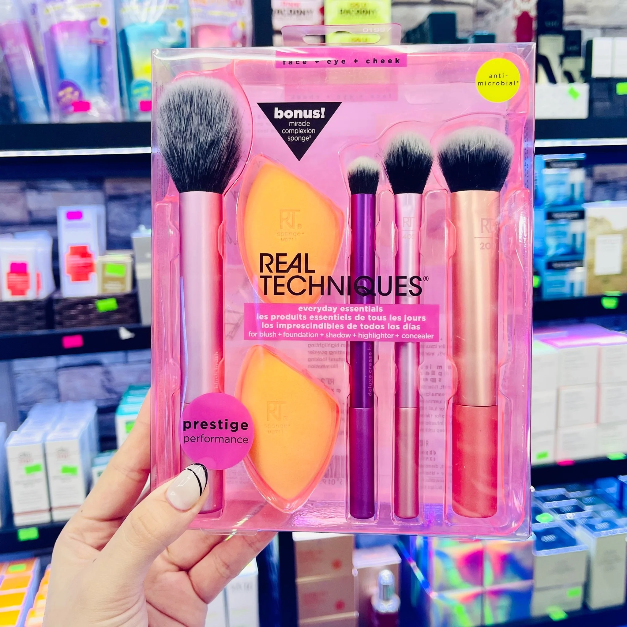 Set Cọ + 2 Bông Mút Trang Điểm Real Techniques Everyday Essentials (6pcs) - Nuty Cosmetics